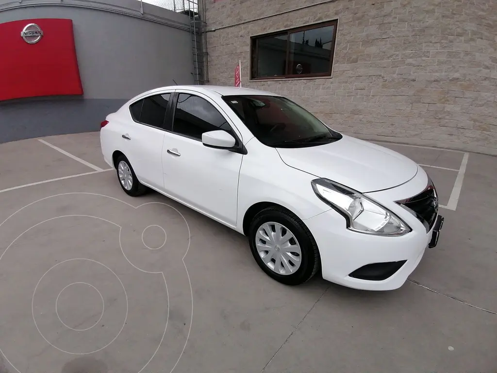 Nissan Versa Sense usado (2018) color Blanco precio $220,000