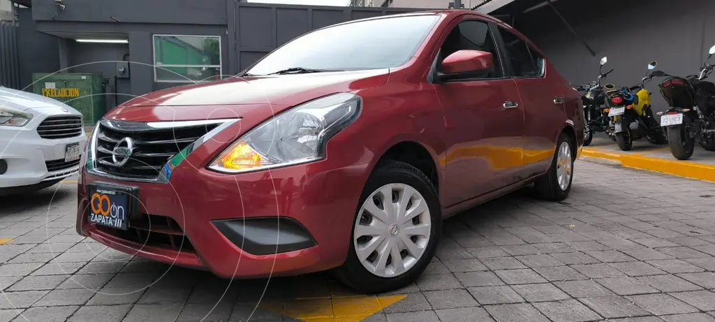 Nissan Versa Sense Aut usado (2016) color Rojo precio $190,000