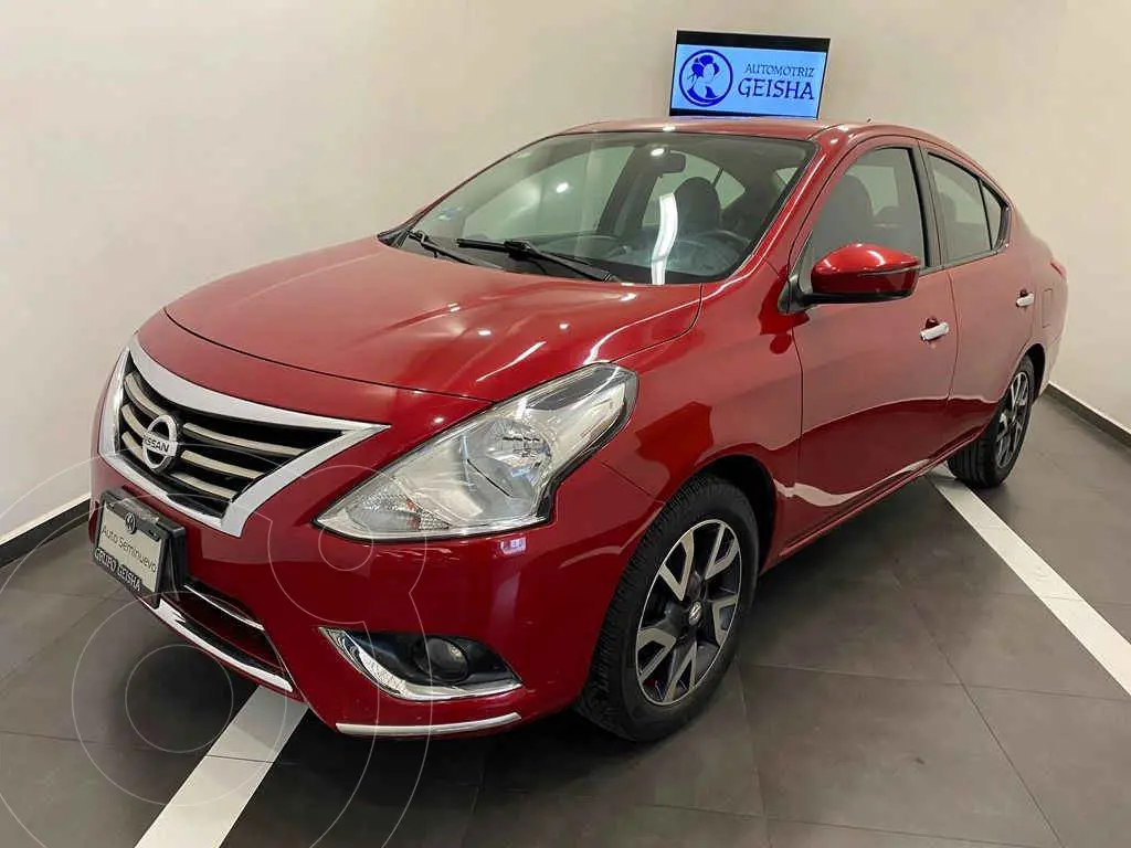 Nissan Versa Exclusive Aut usado (2015) color Vino Tinto precio $192,000