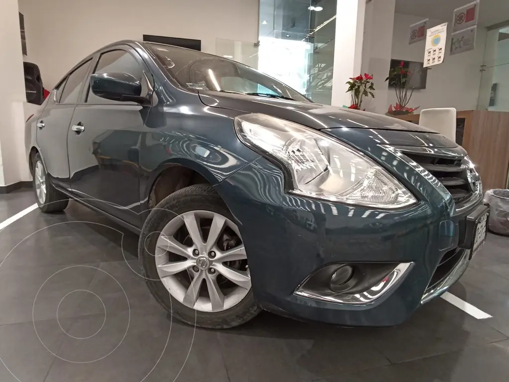 Nissan Versa Advance usado (2015) color Azul precio $175,000