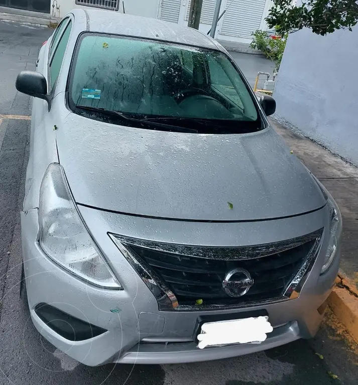 Nissan Versa Drive A/A usado (2020) color Plata precio $178,000
