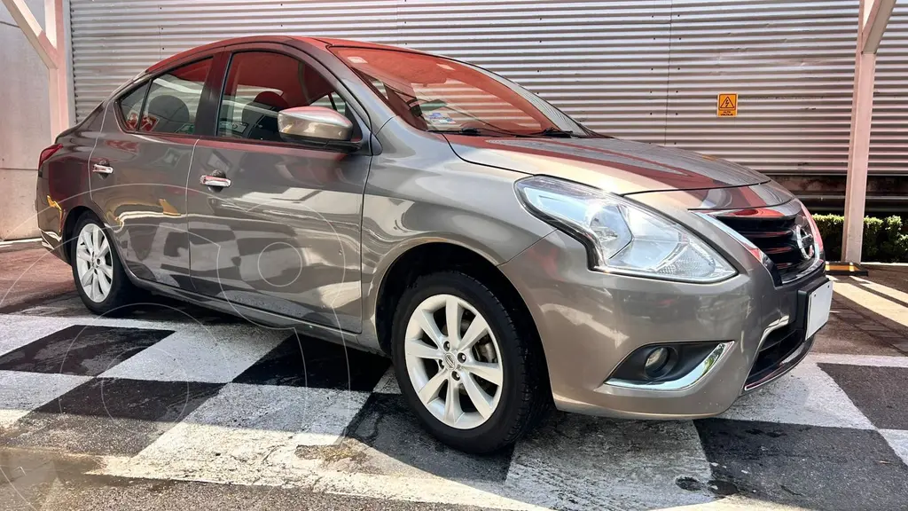Nissan Versa Advance usado (2016) color Celeste precio $145,000