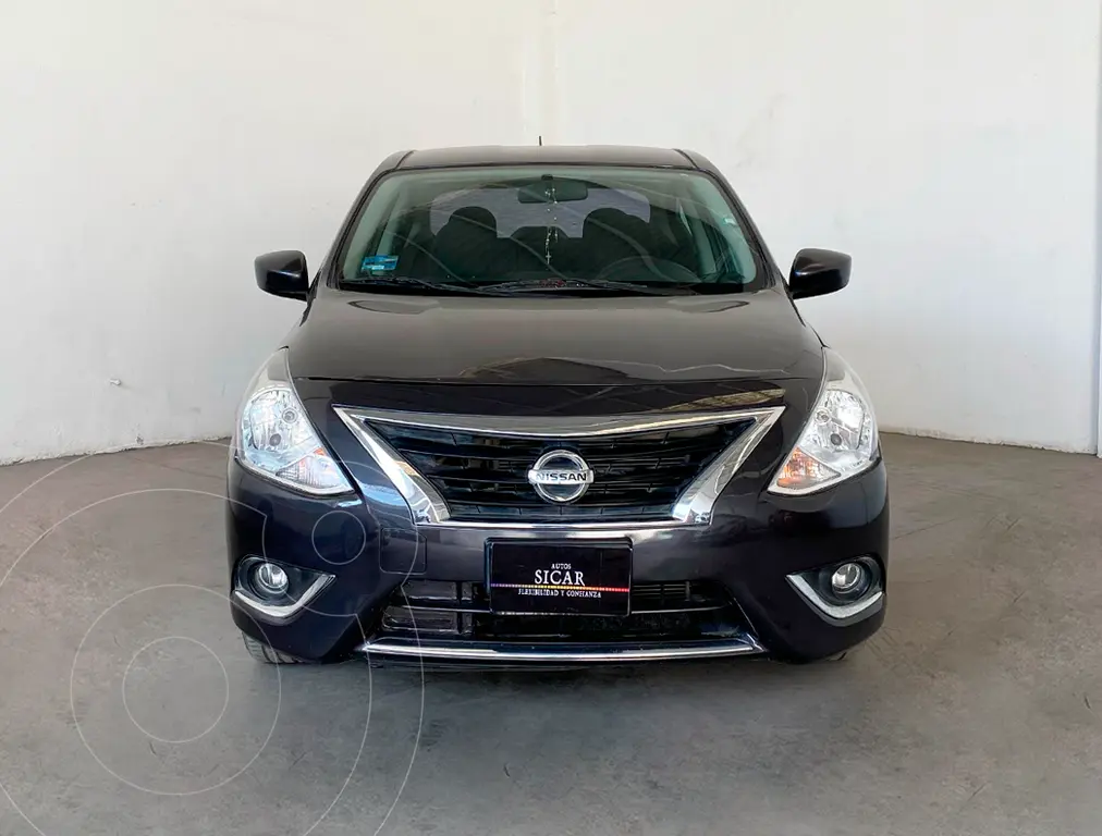 Nissan Versa Advance usado (2016) color Gris Oscuro precio $159,000