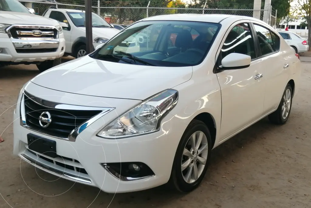 Nissan Versa Advance Aut usado (2017) color Blanco precio $179,000