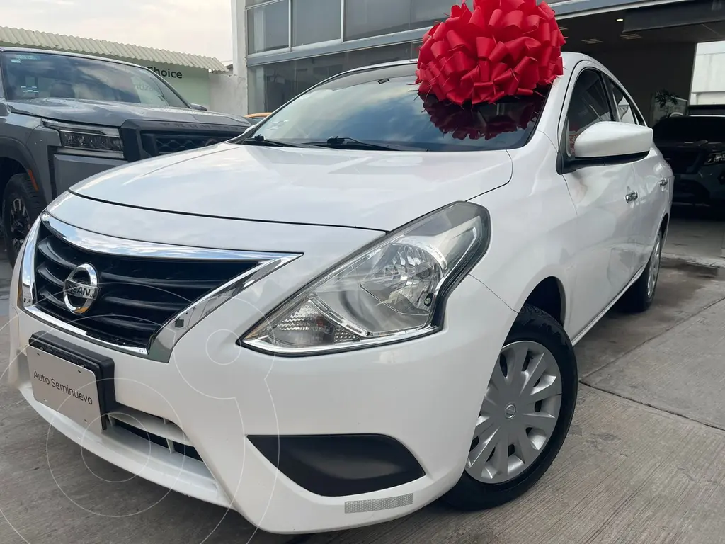 Nissan Versa Sense usado (2018) color Blanco precio $215,000