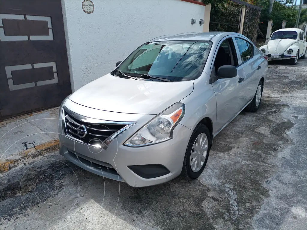 Nissan Versa Advance usado (2015) color Plata precio $152,000