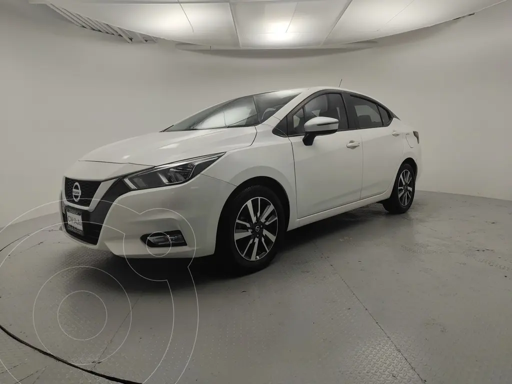 Nissan Versa Advance Aut usado (2020) color Blanco precio $299,900