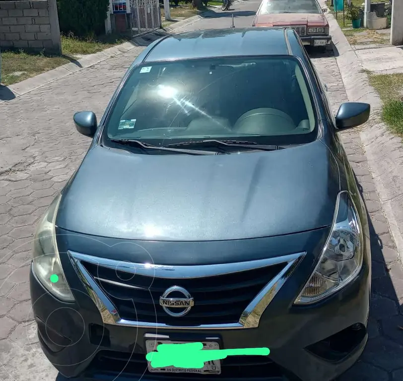 Nissan Versa Sense usado (2015) color Azul precio $135,000
