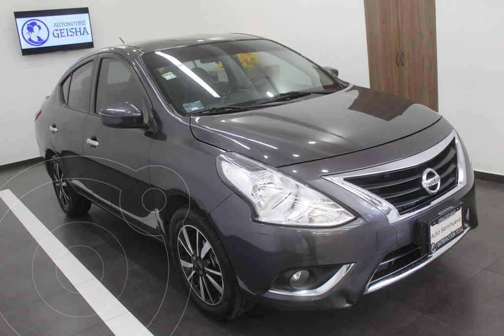 Nissan Versa Exclusive Aut usado (2019) color Gris precio $239,000