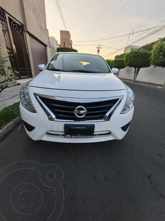 Nissan Versa Sense Aut usado (2018) color Blanco precio $175,000