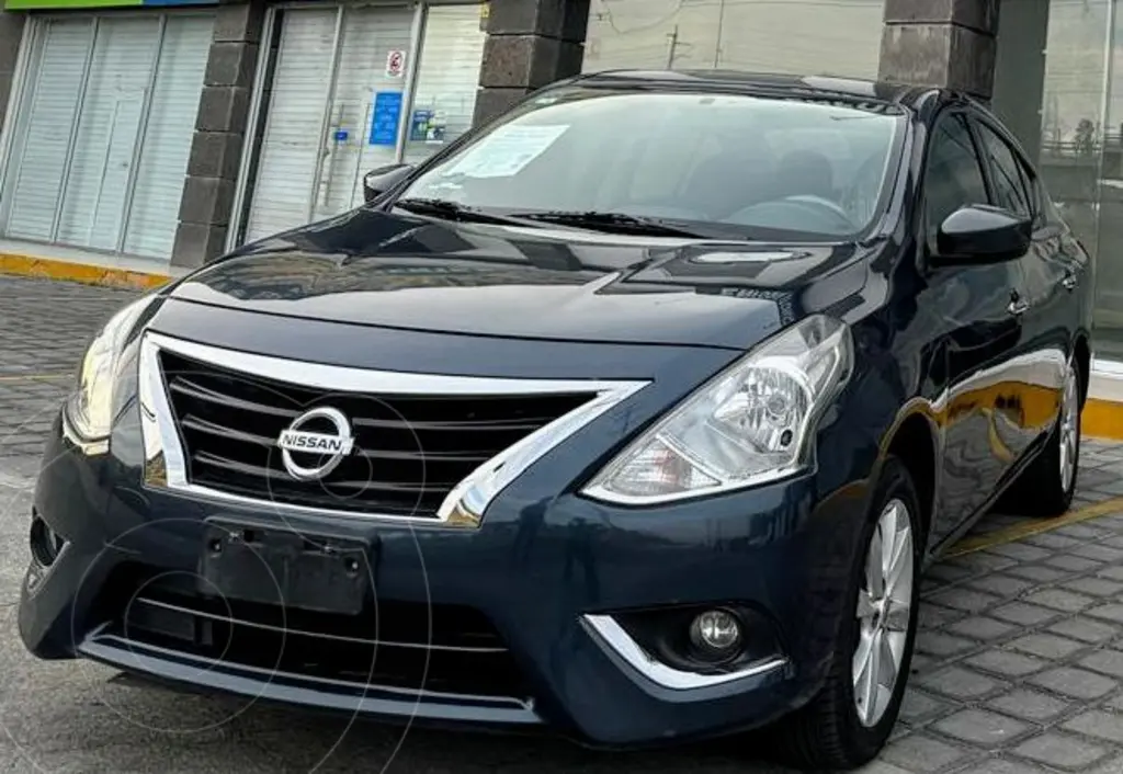 Nissan Versa Advance usado (2017) color Azul precio $178,000
