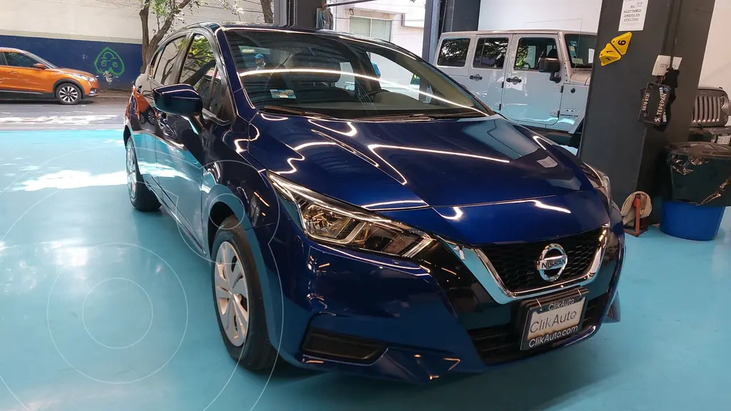 Nissan Versa Sense usado (2021) color Azul precio $269,500
