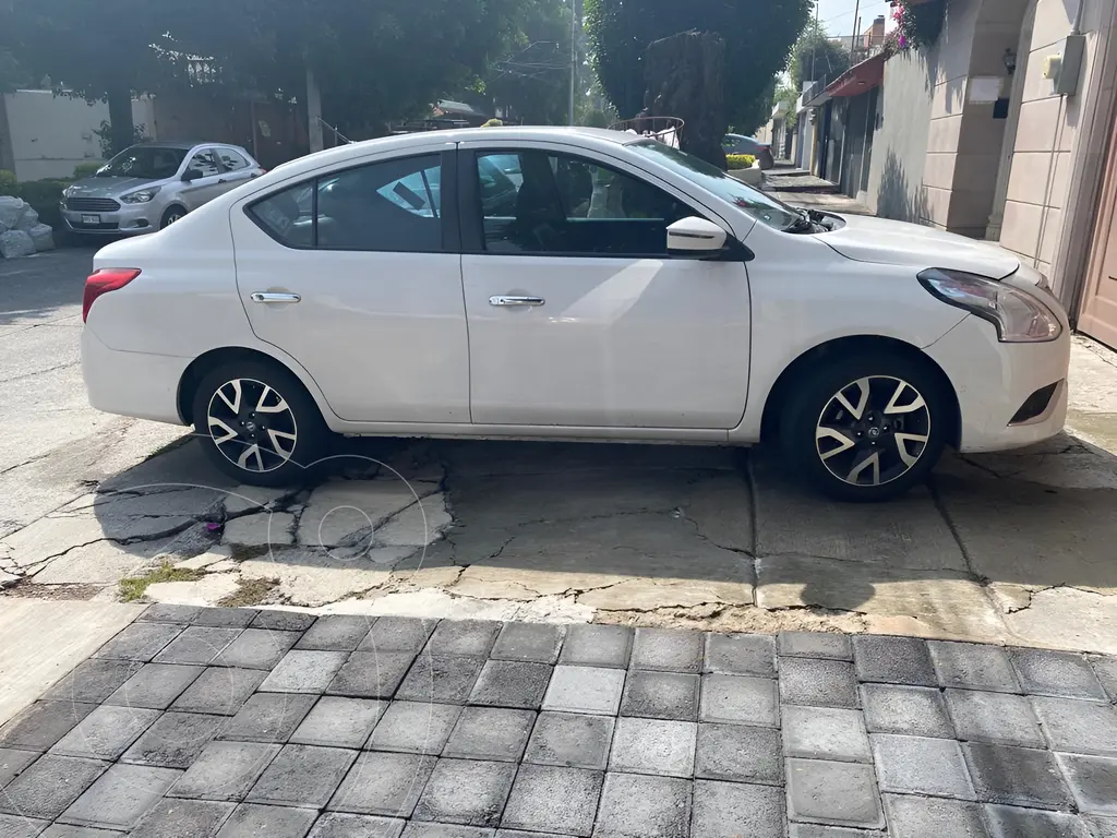 Nissan Versa Exclusive Aut usado (2018) color Blanco precio $240,000