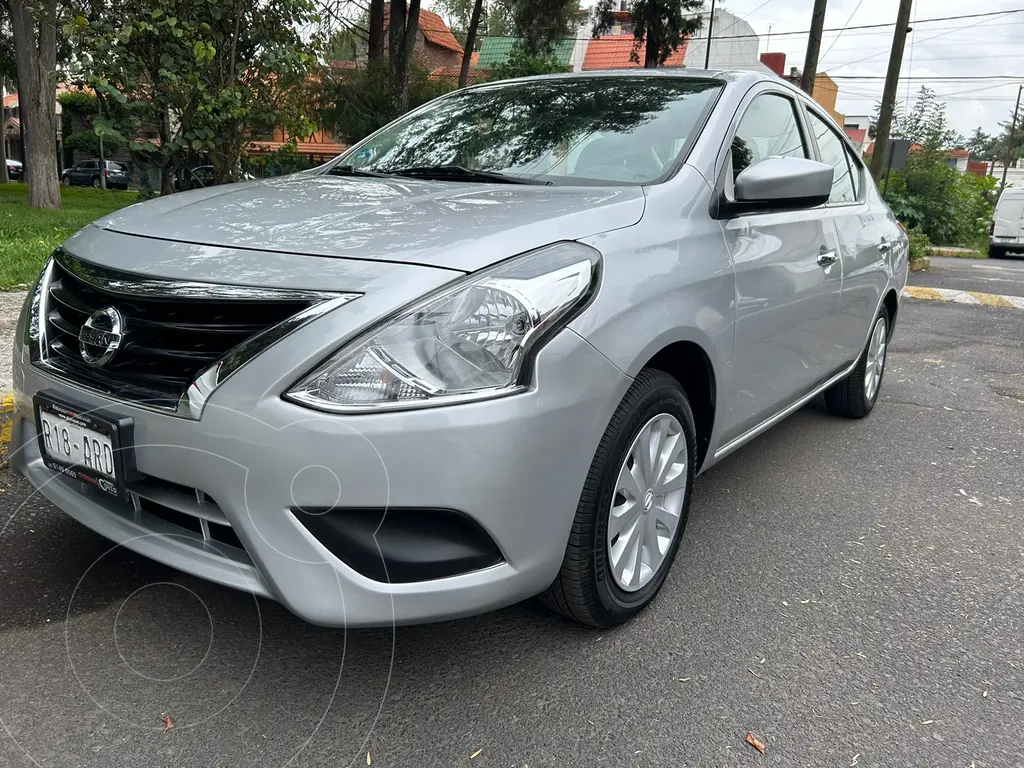 Nissan Versa Sense usado (2017) color Plata precio $209,000