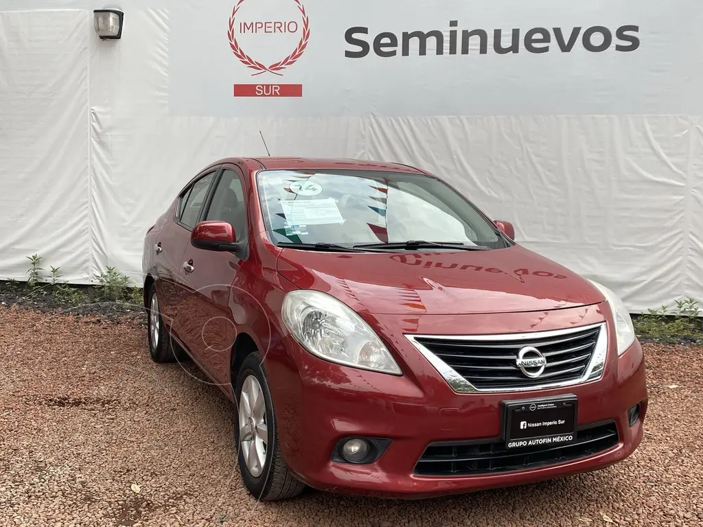 Nissan Versa Advance usado (2014) color Rojo precio $150,000