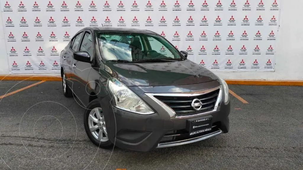 Nissan Versa Sense usado (2019) color Gris precio $244,900