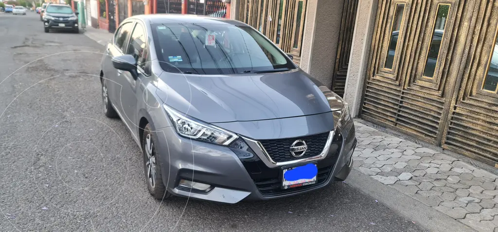 Nissan Versa Advance usado (2021) color Gris Oscuro precio $245,000