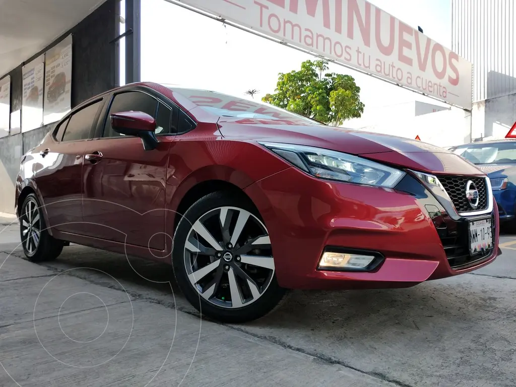 Nissan Versa Exclusive Aut usado (2020) color Rojo precio $299,800