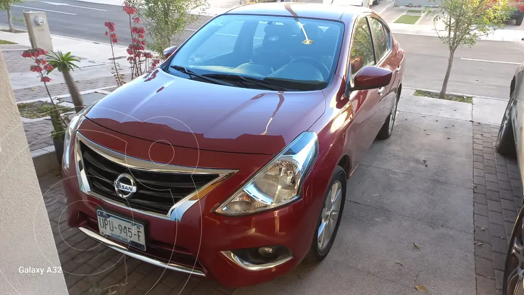 Nissan Versa Advance usado (2018) color Rojo precio $159,000