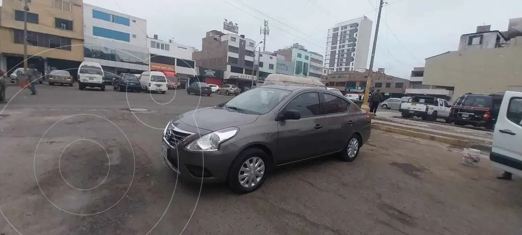 Nissan Versa 1.6L Advance usado (2016) color Gris precio u$s8,900