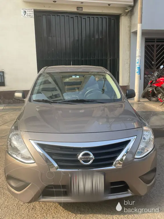 Nissan Versa 1.6L Drive usado (2019) color Gris precio u$s11,000