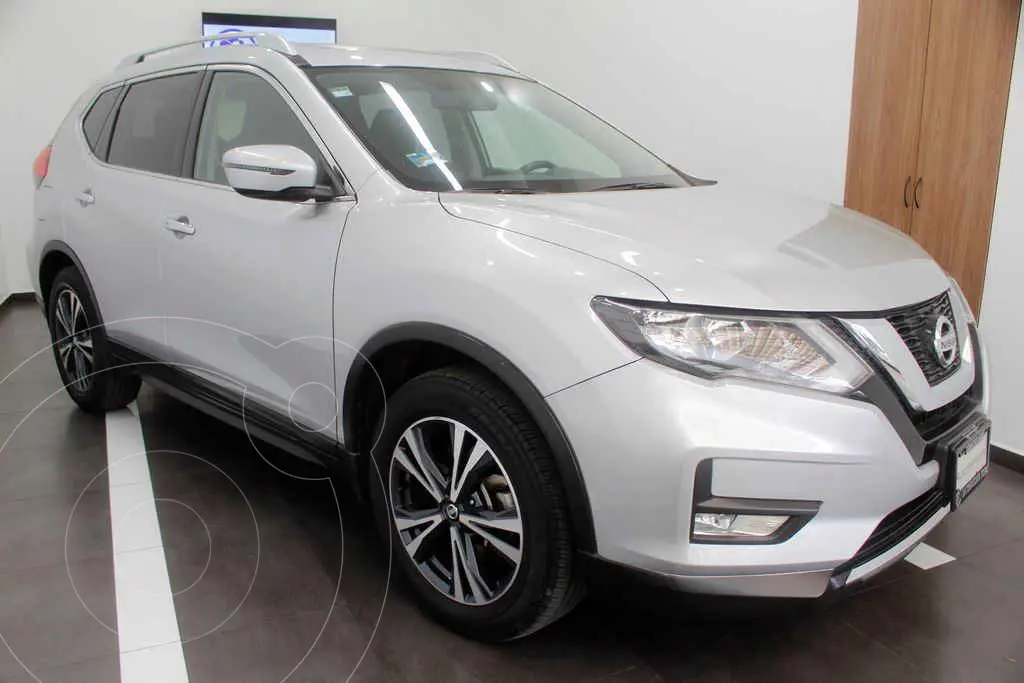 Nissan X-Trail Advance 3 Row usado (2018) color Plata precio $389,000