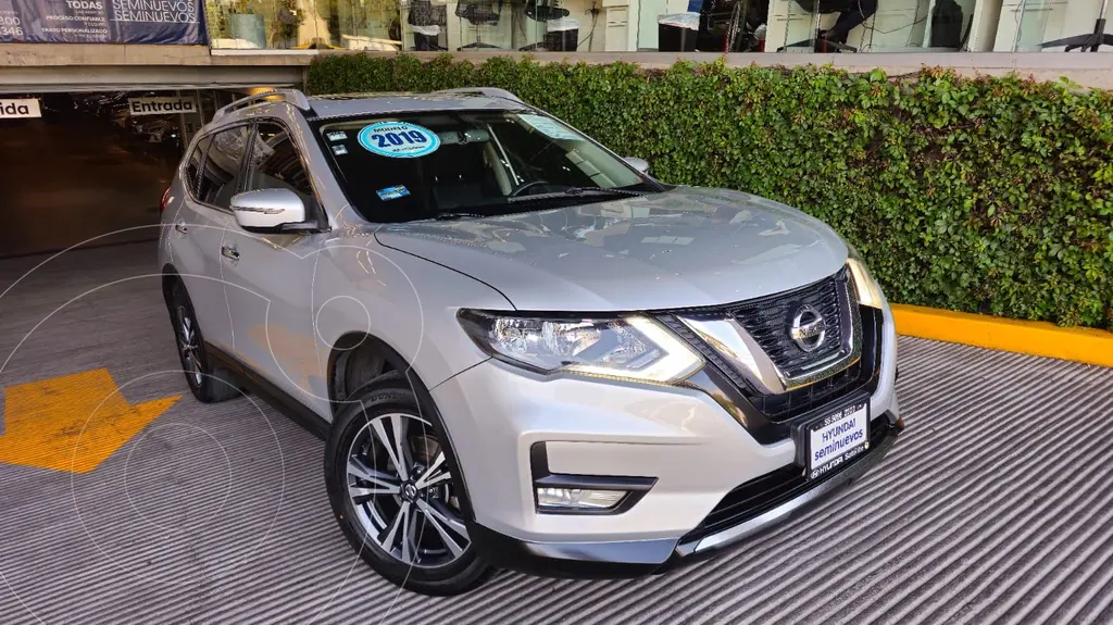 Nissan X-Trail Advance 2 Row usado (2019) color plateado precio $320,900