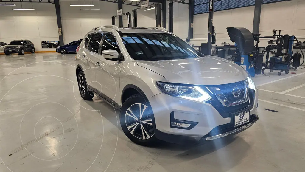 Nissan X-Trail Advance 2 Row usado (2020) color plateado precio $439,900