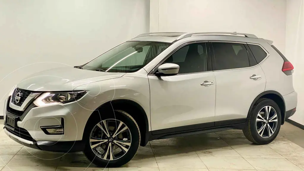 Nissan X-Trail Advance 2 Row usado (2018) color Plata precio $390,000