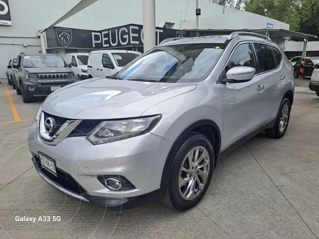 Nissan X-Trail Advance 2 Row usado (2017) color Plata precio $298,000