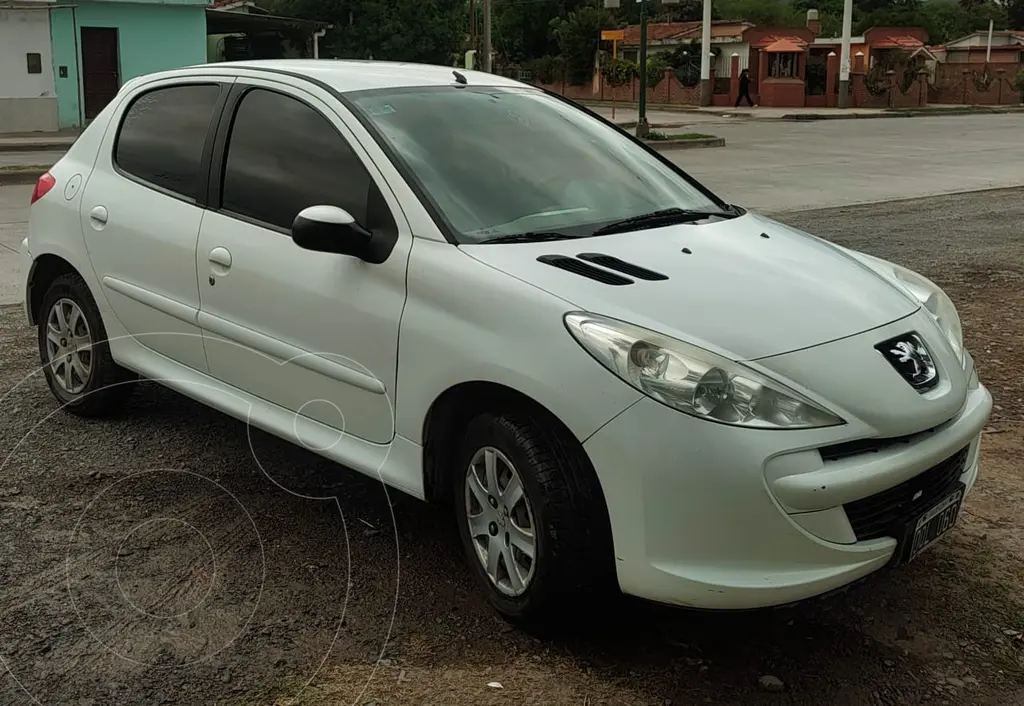 Peugeot 207 GTi 5P usado (2015) color Blanco Banquise precio $12.000.000