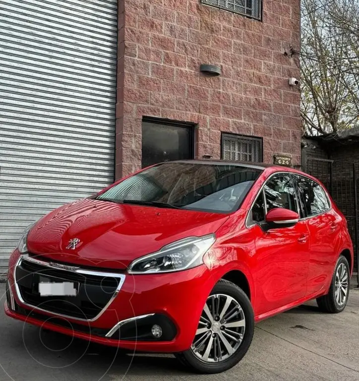 Peugeot 208 Active 1.6 usado (2018) color Rojo precio $6.500.000