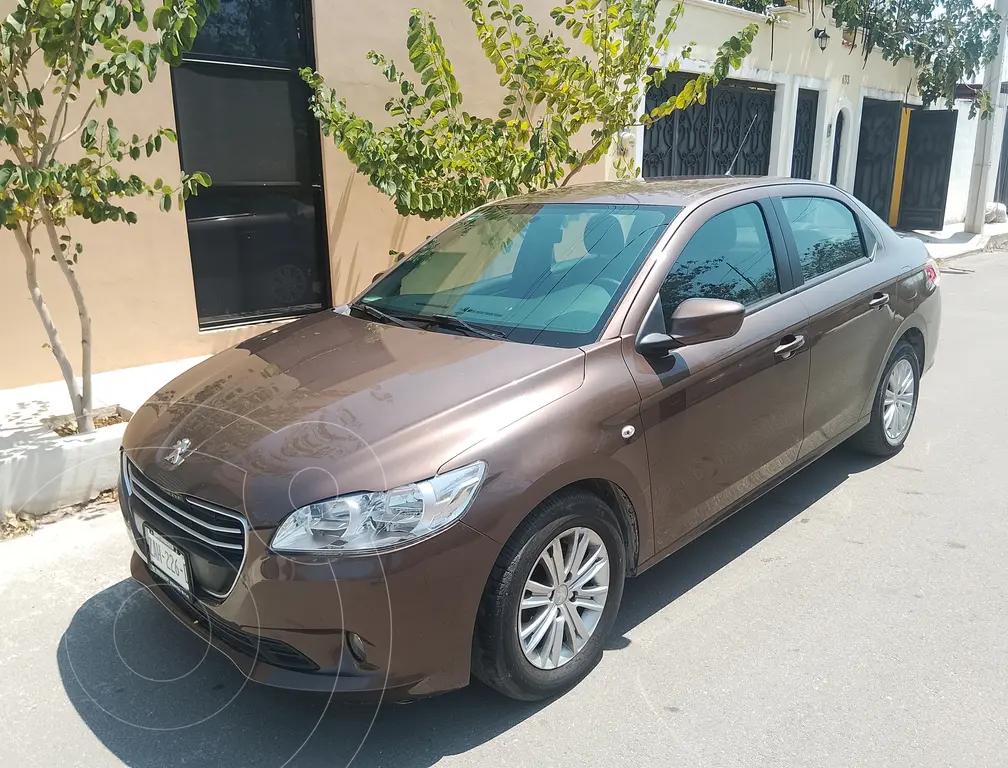 Peugeot 301 1.6L Active usado (2016) color Marron precio $188,000