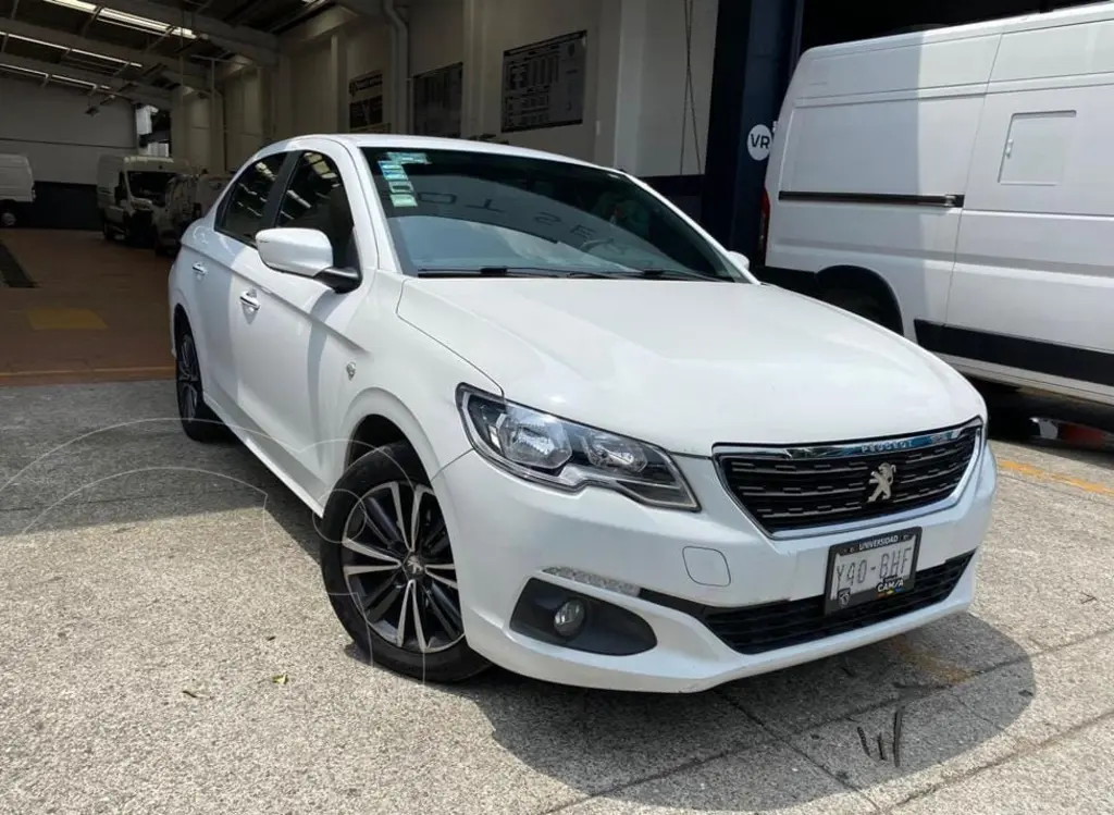 Peugeot 301 Allure HDi Diesel usado (2018) color Blanco precio $235,000