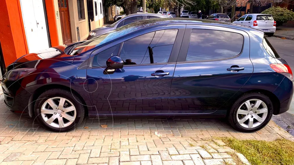 Peugeot 308 Allure usado (2016) color Azul precio u$s13.000