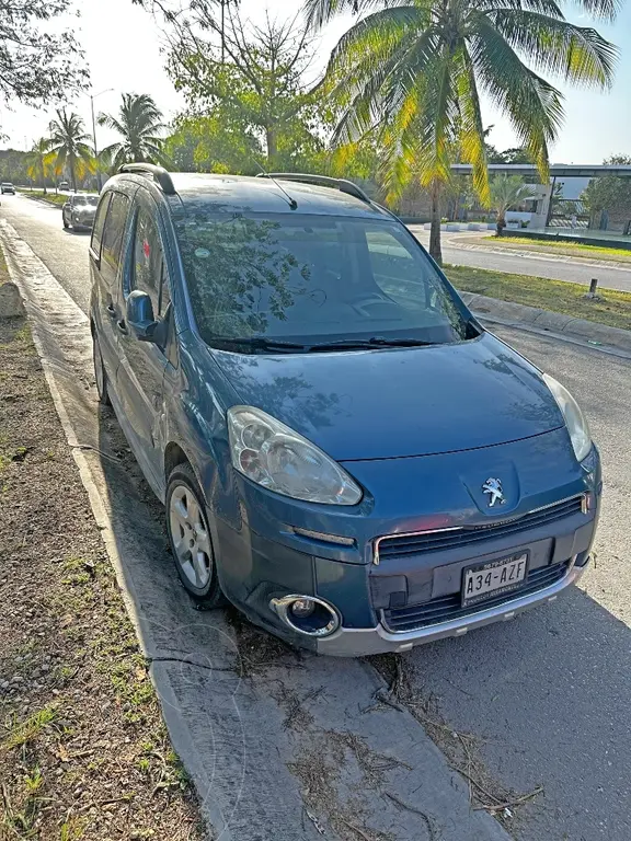 Peugeot Partner Tepee 5 pas. usado (2014) color Azul Andino precio $145,000