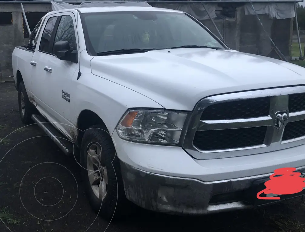 RAM 1500 SLT Quad Cab usado (2018) color Blanco precio $19.500.000