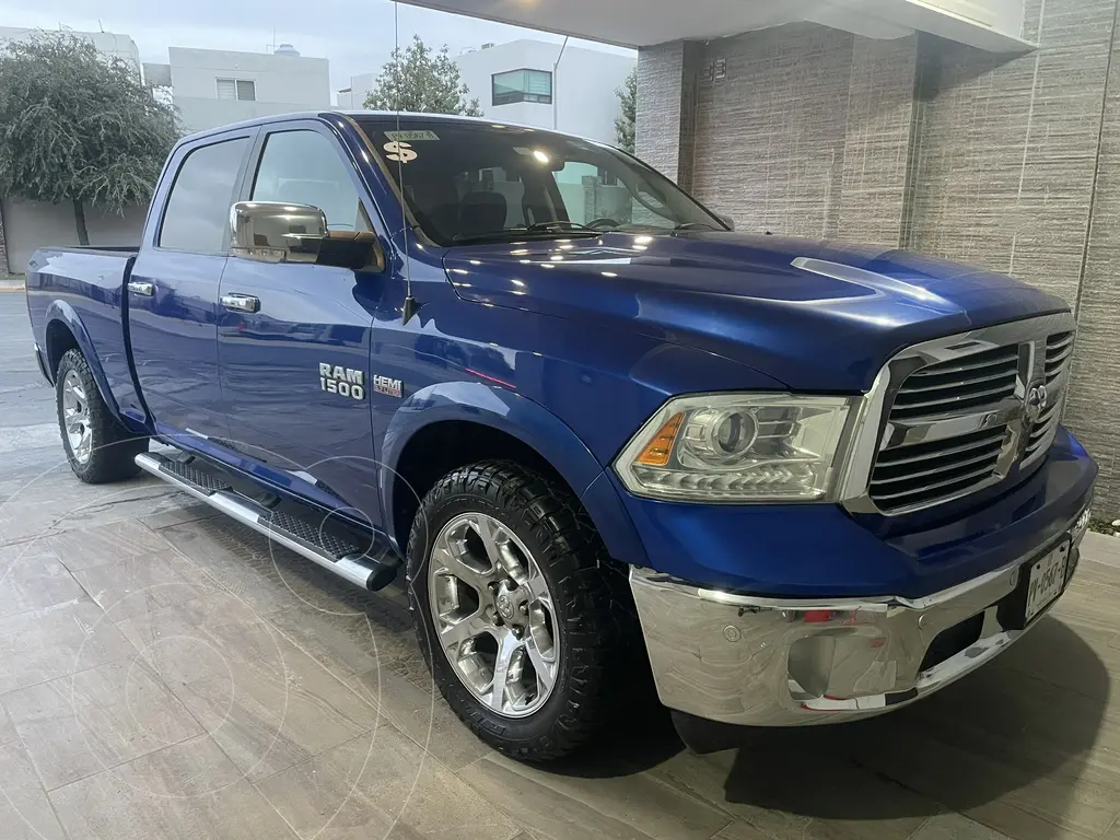 RAM 1500 Laramie Crew Cab 5.7L 4x2 usado (2014) color Azul Borden ...