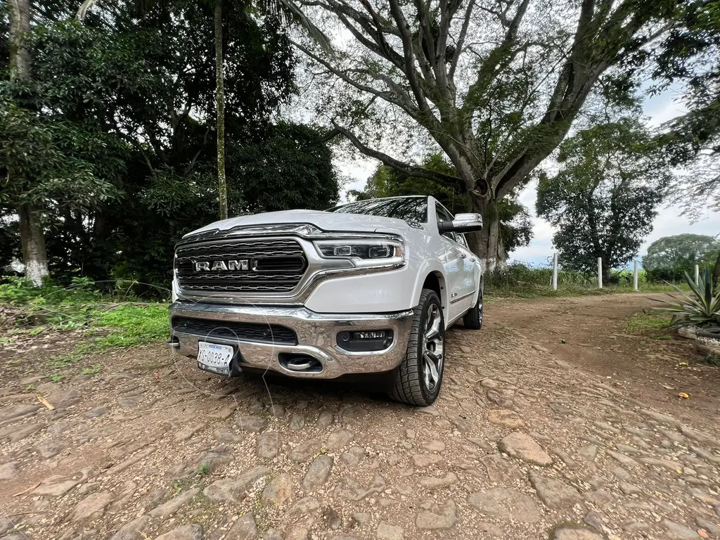 RAM 1500 1500 Limited V8 8 vel 4X4 usado (2019) color Blanco precio ...