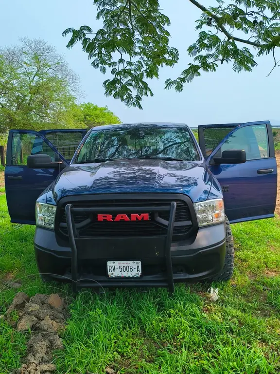 RAM 1500 SLT 1500 Crew Cab Trabajo 3.6L Aut 8 vel 4x4 usado (2021 ...