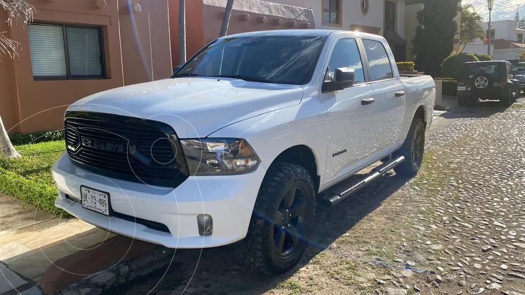 RAM 1500 Hemi Sport Regular Cab 5.7L 4x4 usado (2021) color Blanco ...