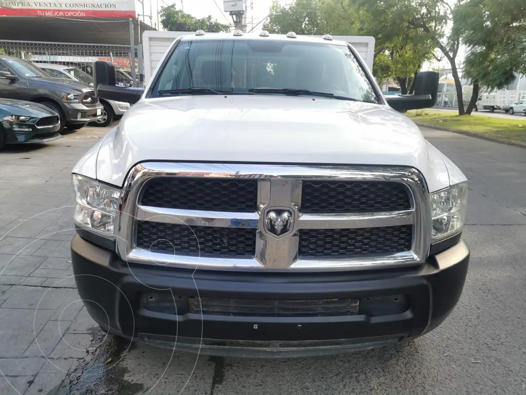 RAM 4000 5.7L Chasis Cabina PL 4x2 usado (2018) color Blanco precio ...