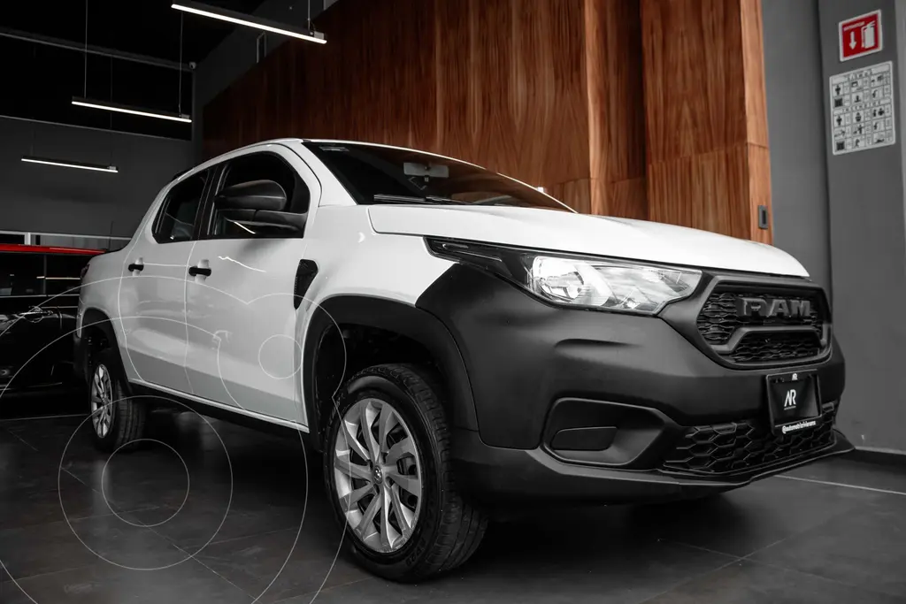 RAM 700 SLT Regular Cab usado (2021) color Blanco precio $309,900