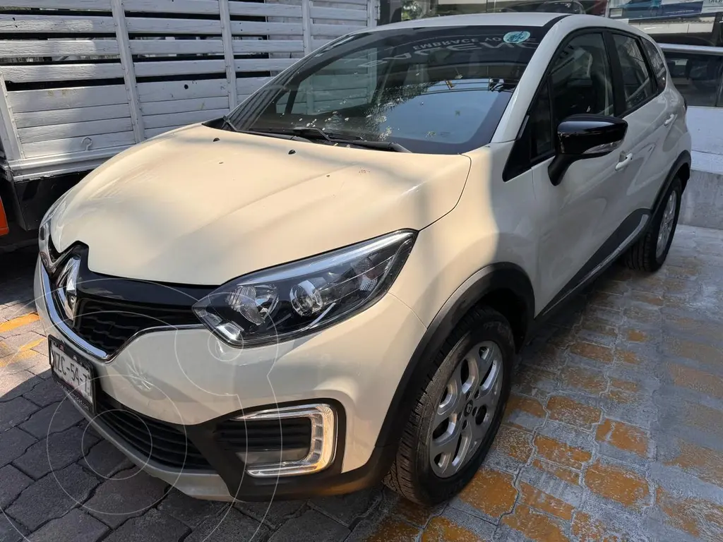 Renault Captur Intens usado (2021) color Blanco precio $300,000
