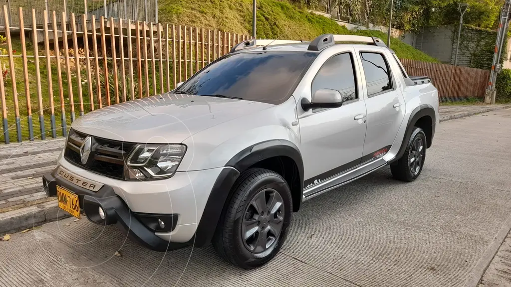 Renault Duster Oroch Dynamique 4x2 usado (2017) color Gris Estrella ...