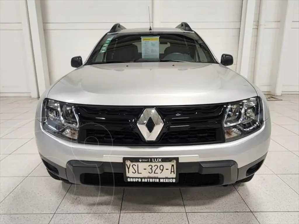 Renault Duster Zen usado (2020) color plateado precio $240,000