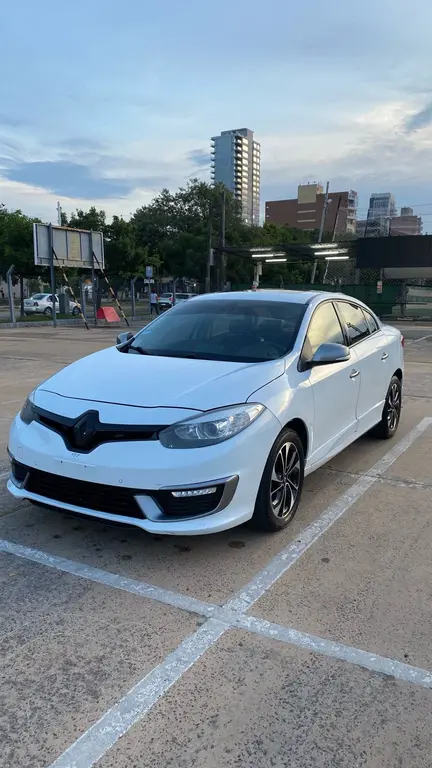Renault Fluence GT usado (2016) color Blanco Glaciar precio $14.600.000