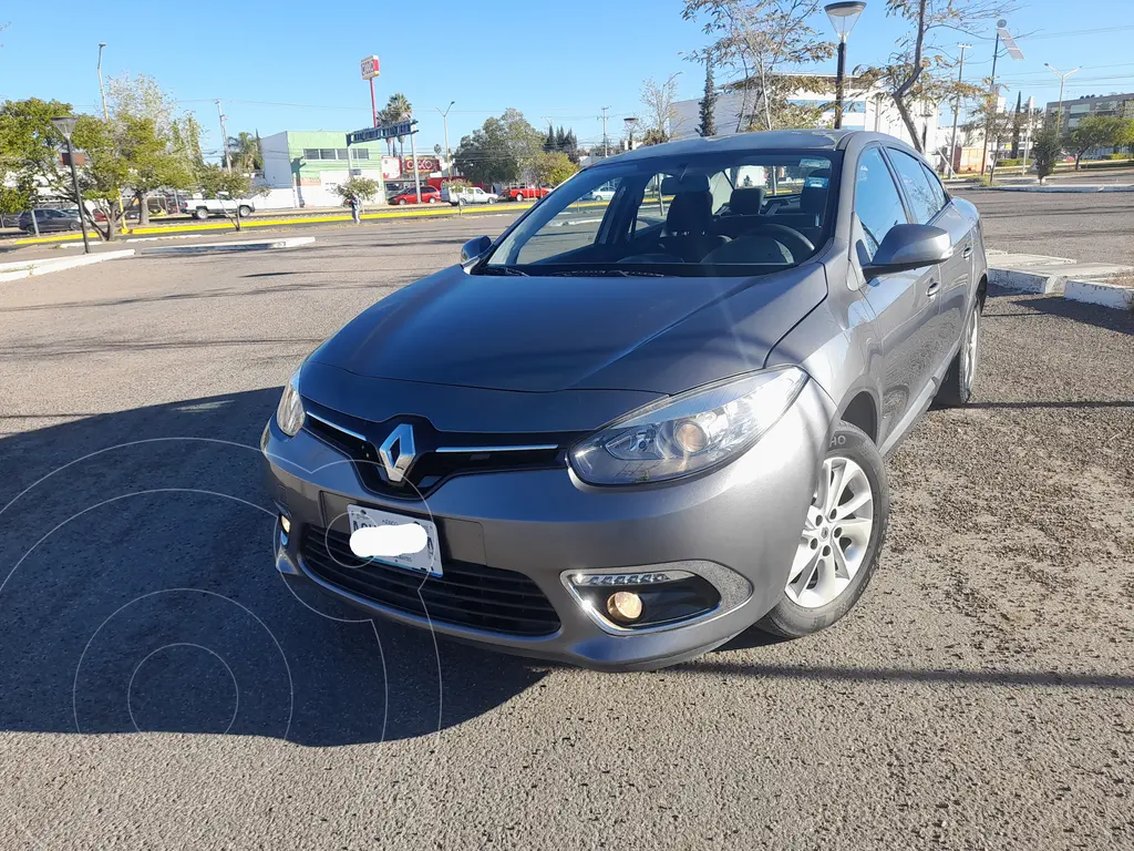 Renault Fluence Expression usado (2015) color Gris precio $149,000