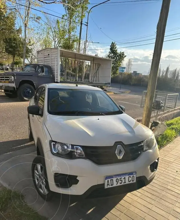 Renault Kwid Intens usado (2019) color Blanco Marfil precio $15.800.000