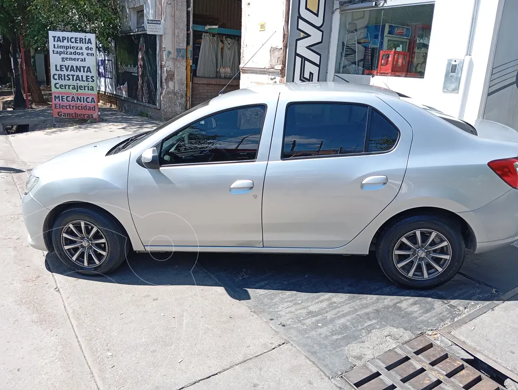 Renault Logan 1.6 Expresion usado (2019) color Gris Estrella precio u ...